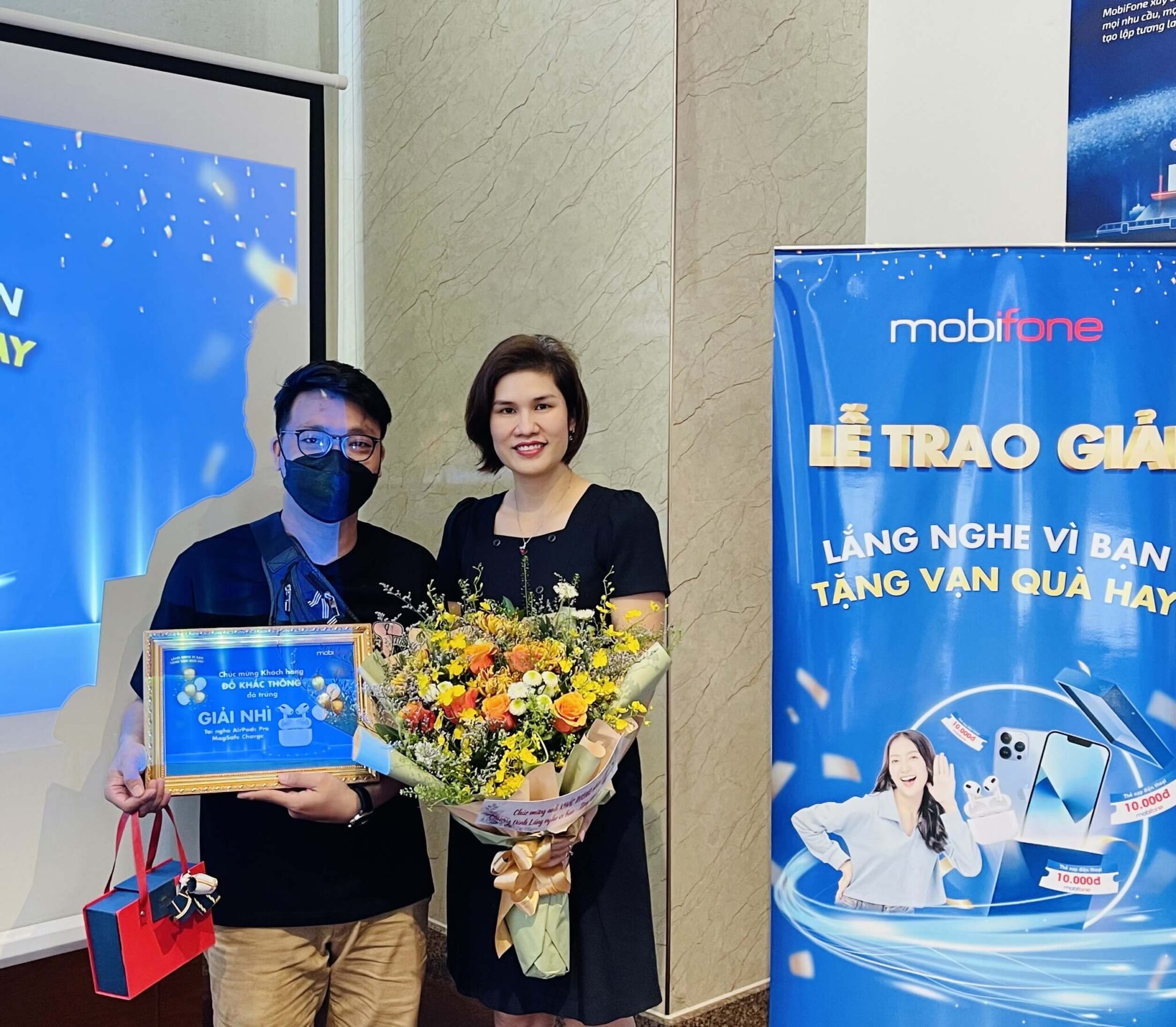 " Lắng nghe vì bạn - Tặng vạn quà hay" của Mobifone trao giải khách ...